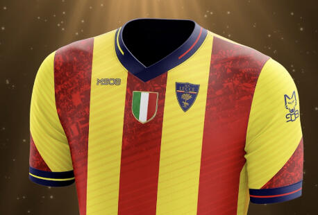 Serie A. L’Unione Sportiva Lecce presenta le maglie per la stagione 2023-24